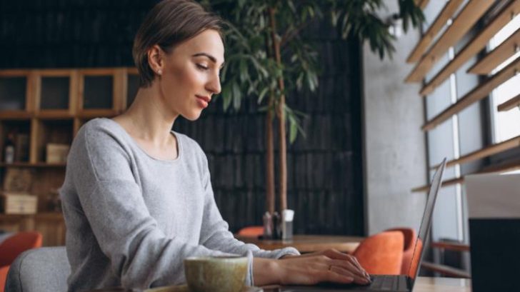 10 Best Poster Maker Apps To Create Stunning Visuals In Minutes